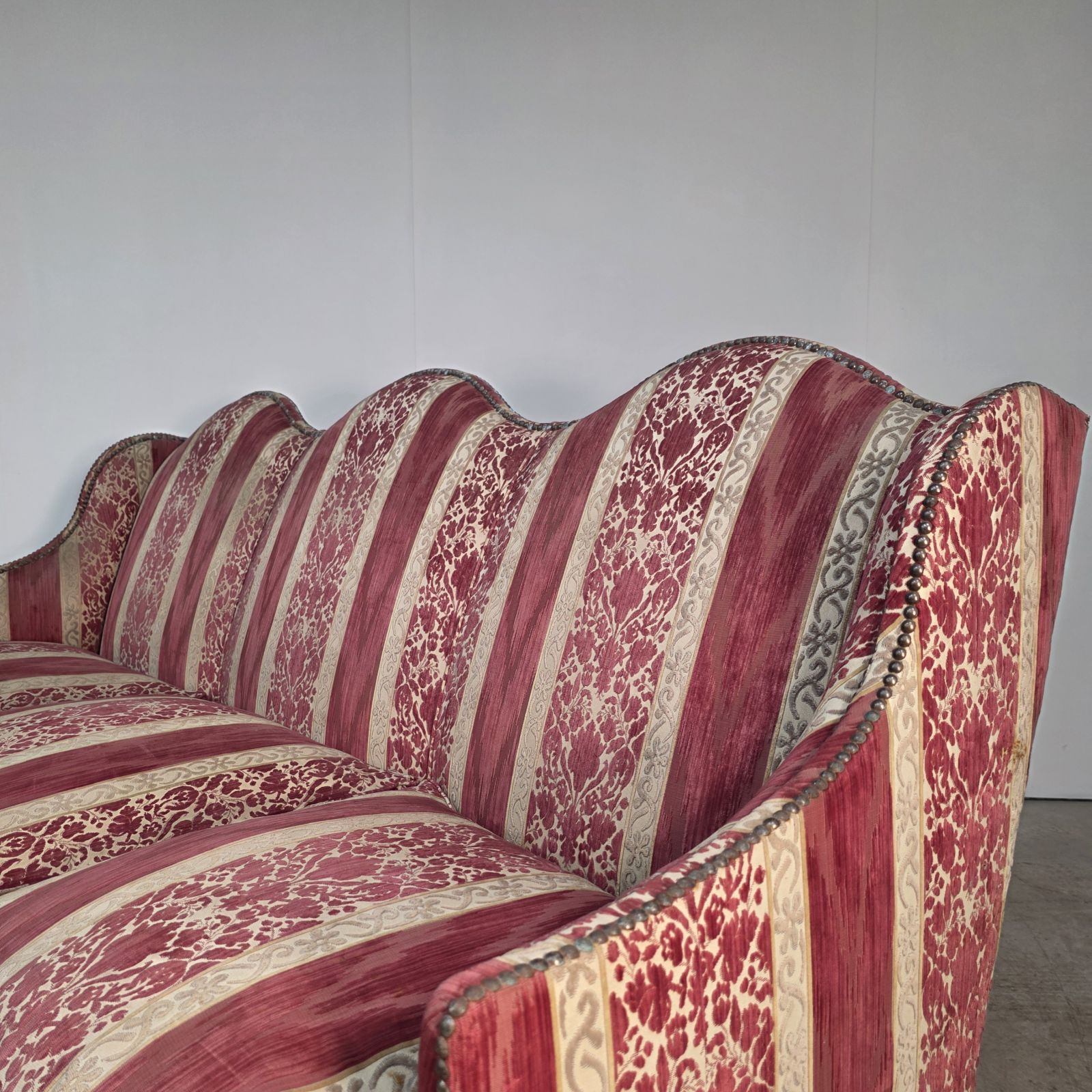 Large19th Louis XIII style walnut sofa | Paul FOULON Antique Dealer
